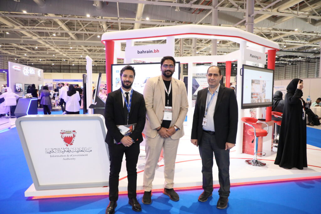 The College of Information Technology at Kingdom University organizes a ...